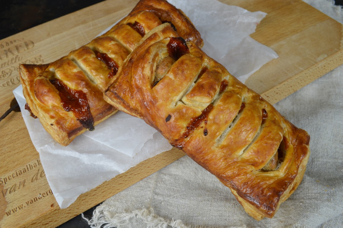 Frikandelbroodje bestellen | Bakkerij van der Grijn